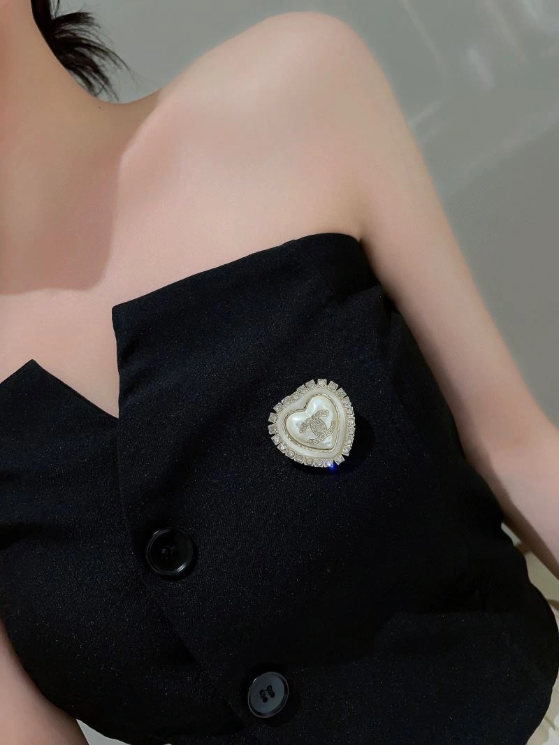 Bargain Chanel Brooches