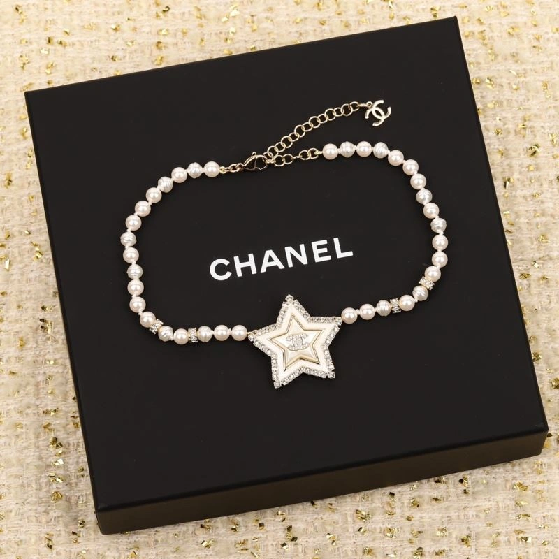 Top match Chanel Brooches