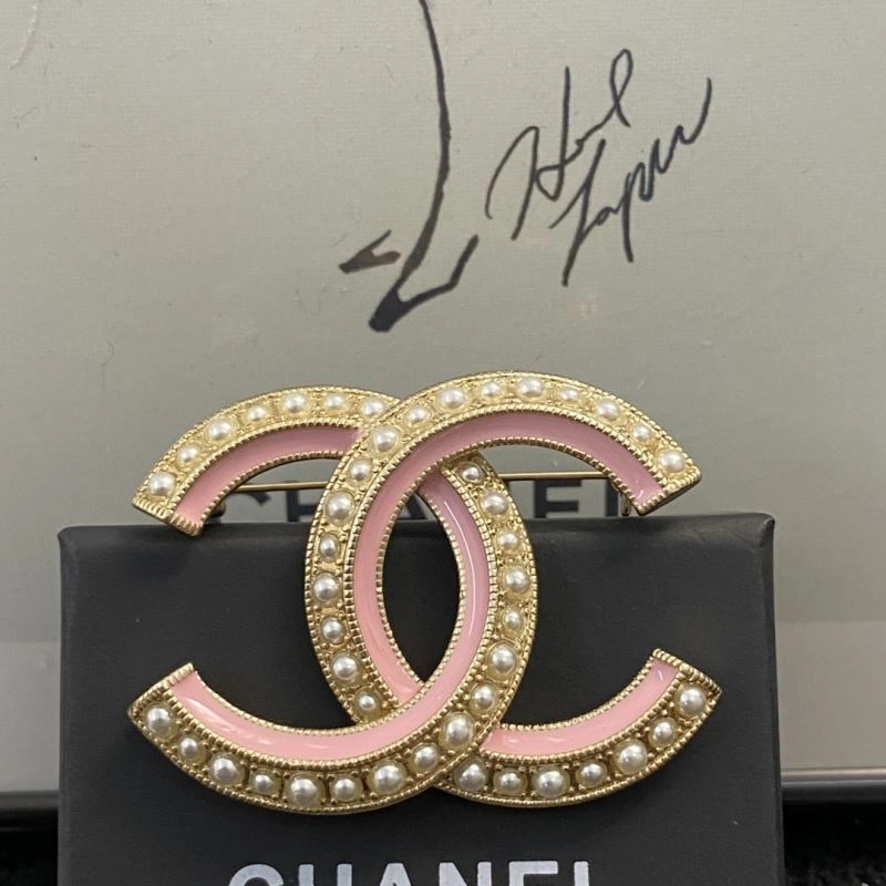 High accuracy Chanel Brooches