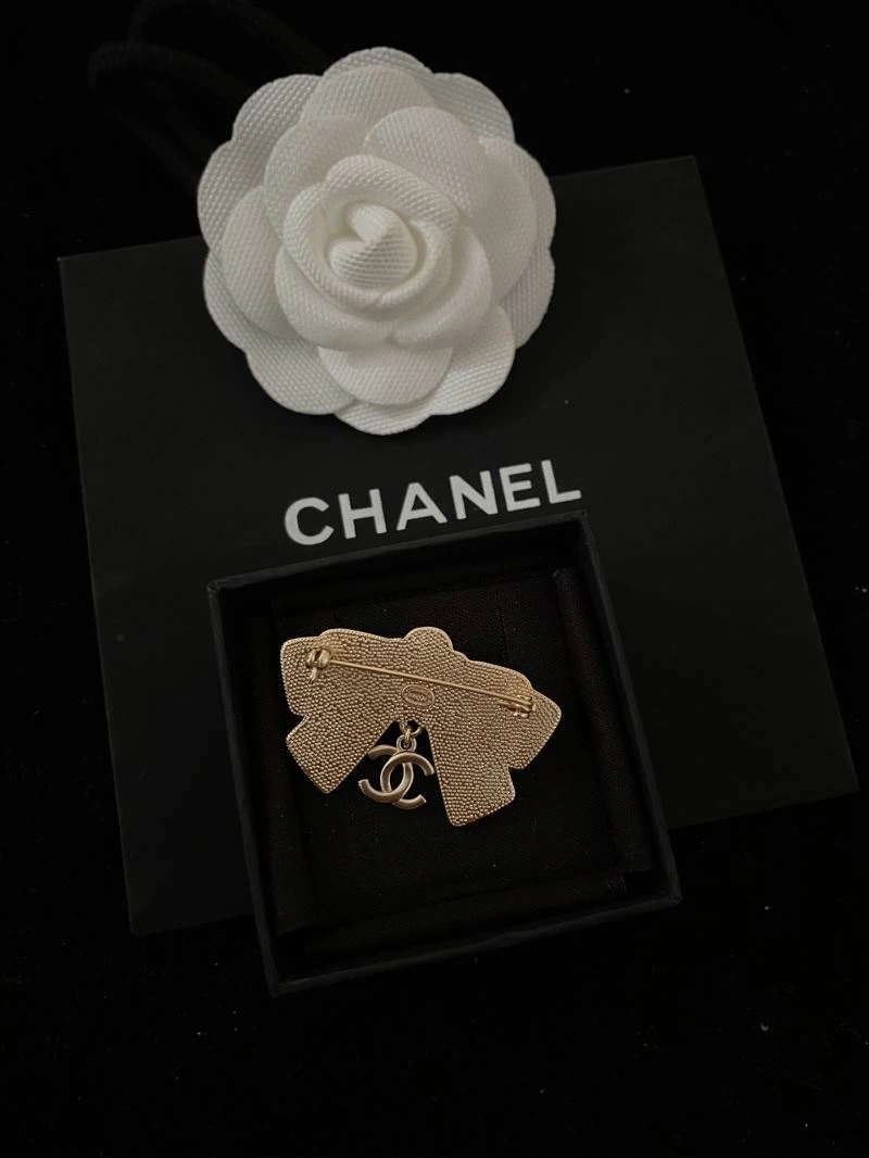Accurate model Chanel Brooches