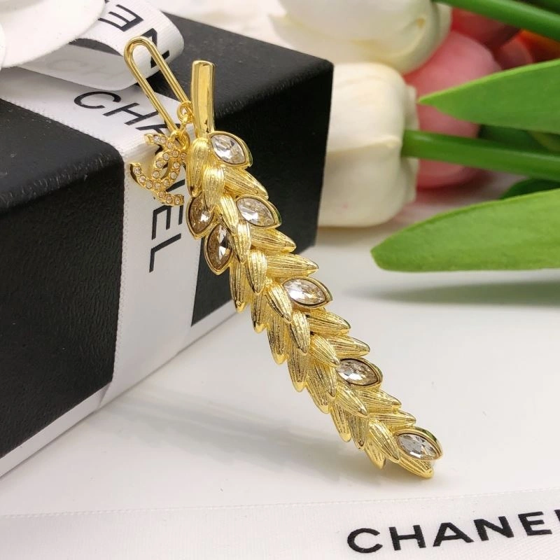 High fidelity Chanel Brooches