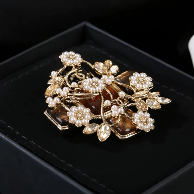 Low-cost Chanel Brooches