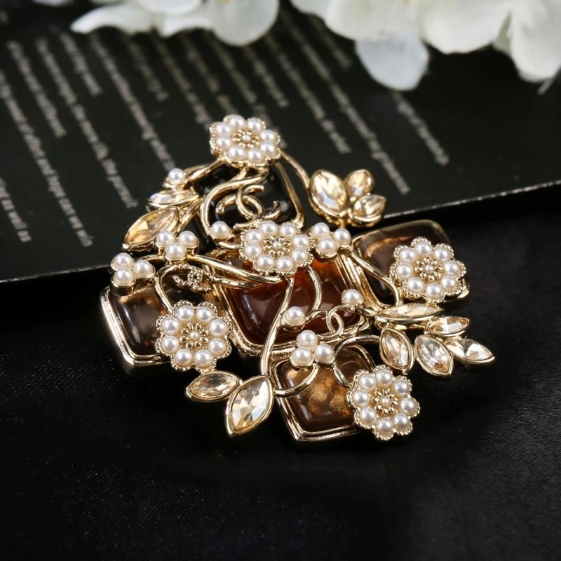 Low-cost Chanel Brooches