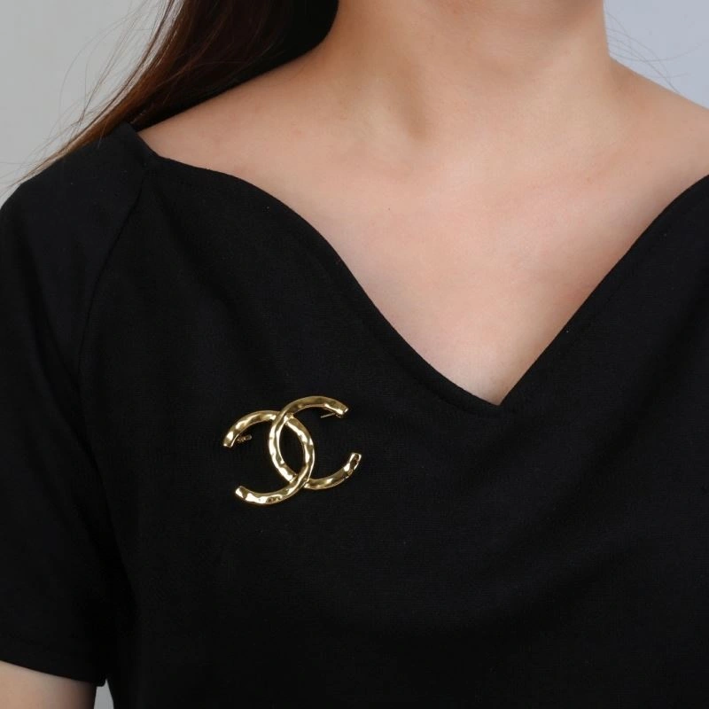 High fidelity Chanel Brooches