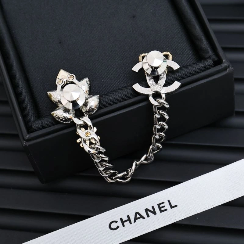 Top match Chanel Brooches