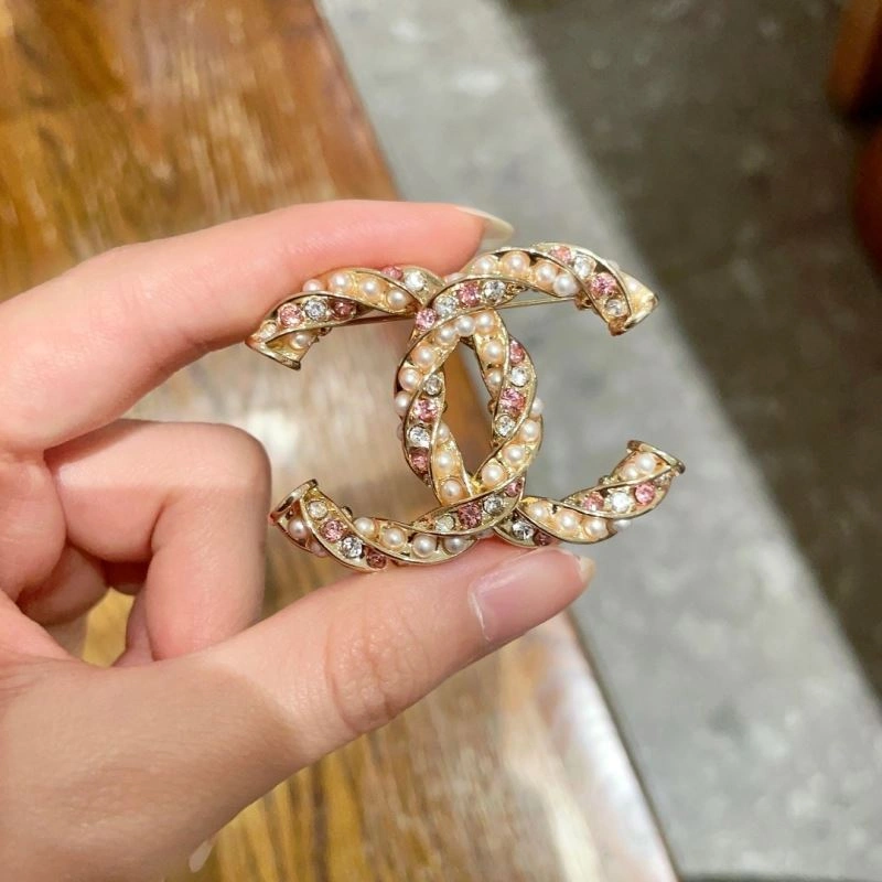 Official Chanel Brooches