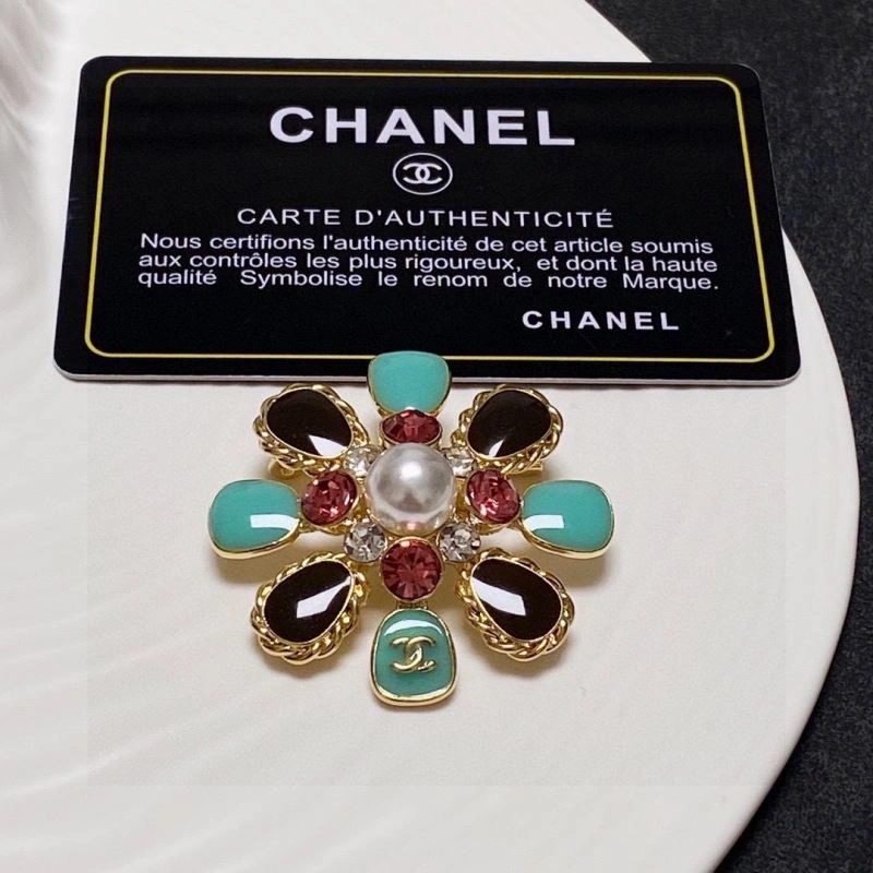 Low-cost Chanel Brooches