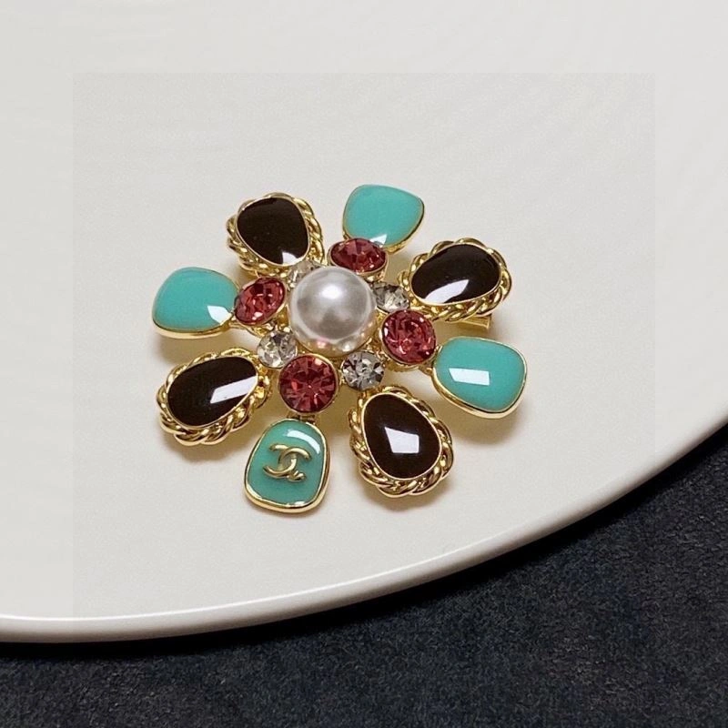 Low-cost Chanel Brooches