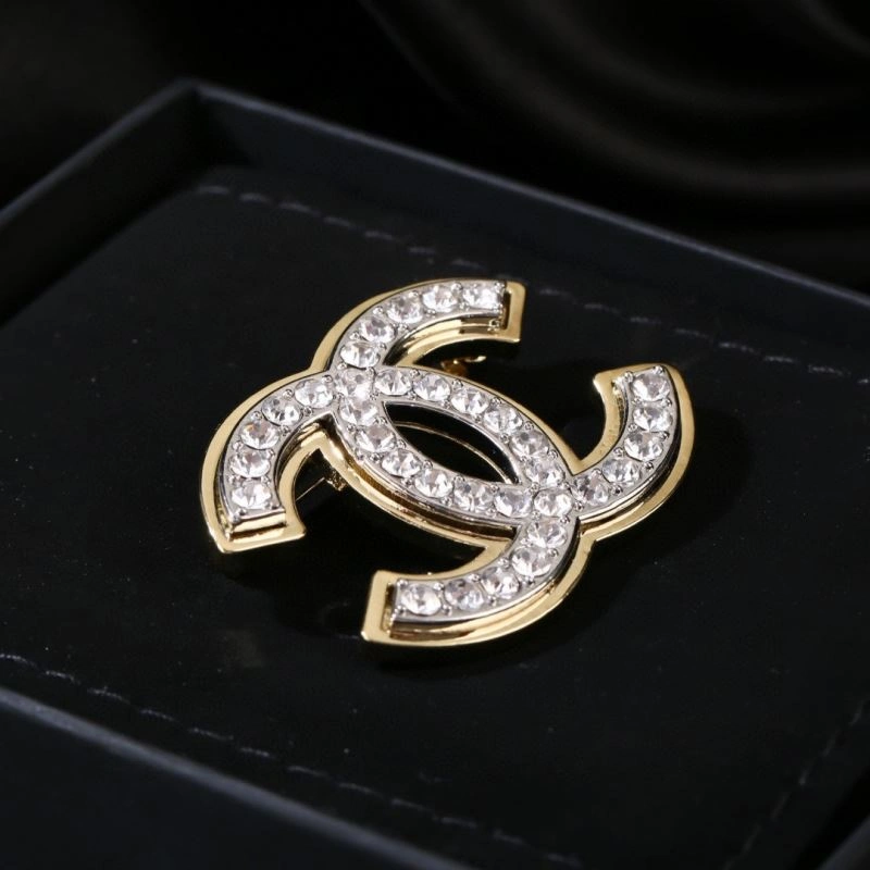 High fidelity Chanel Brooches