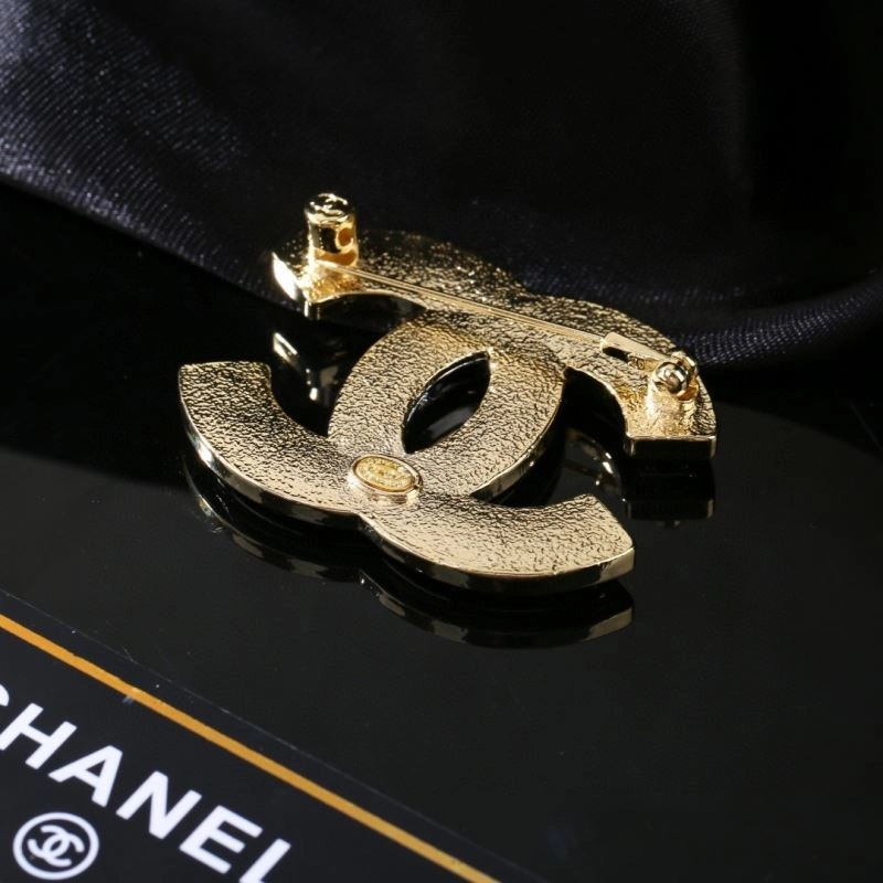 High fidelity Chanel Brooches