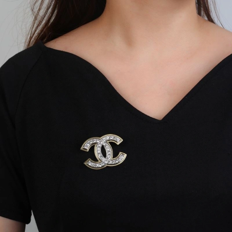 High fidelity Chanel Brooches
