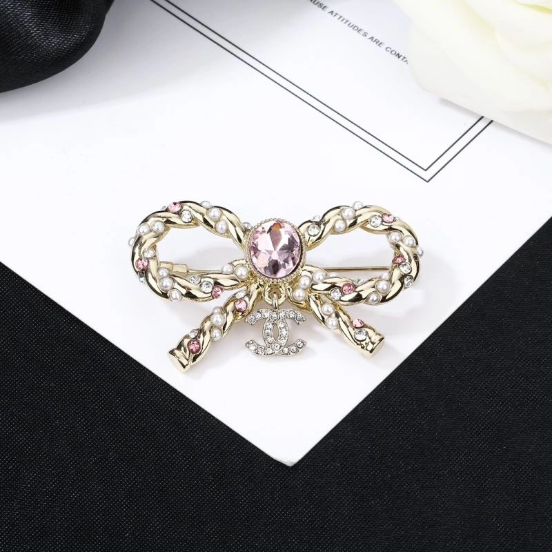 Top match Chanel Brooches