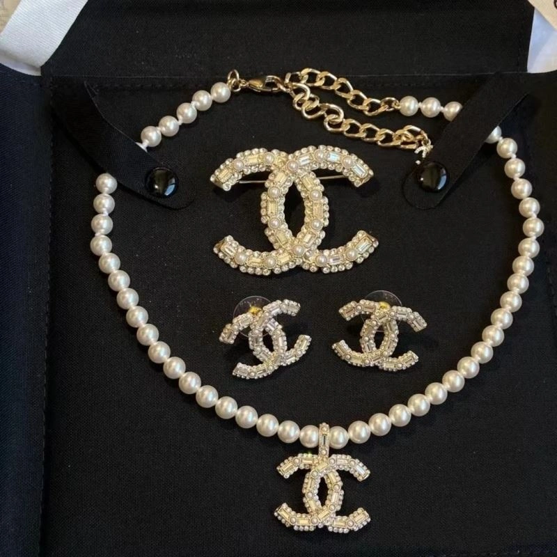 Exact replica Chanel Brooches