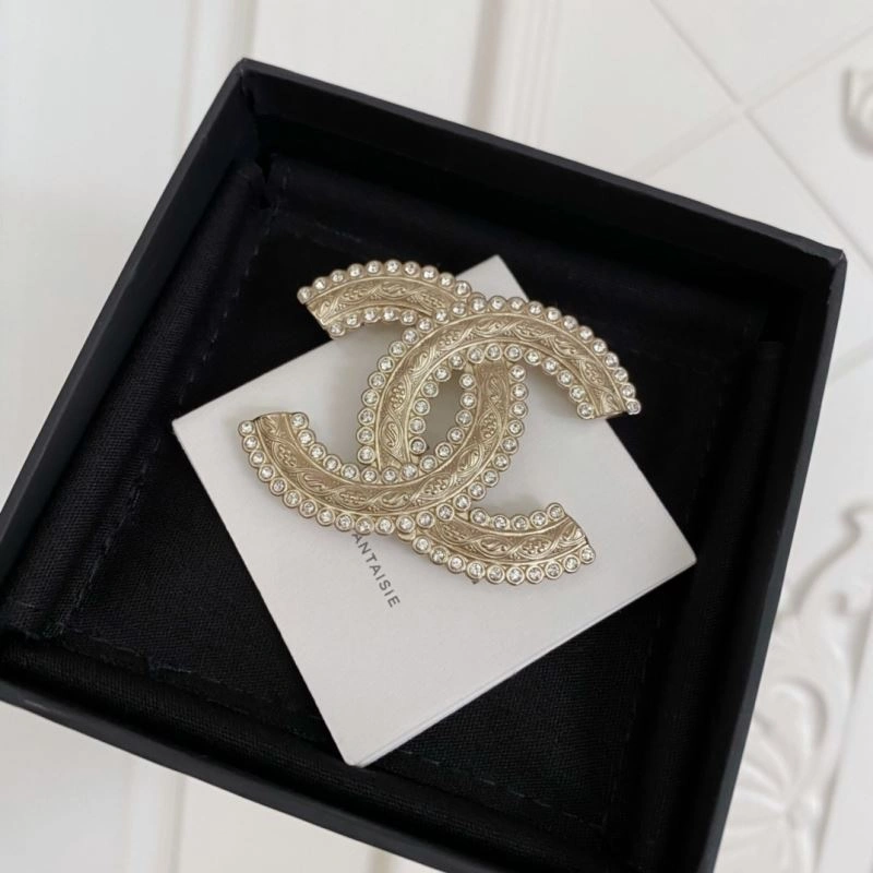Brand-original Chanel Brooches