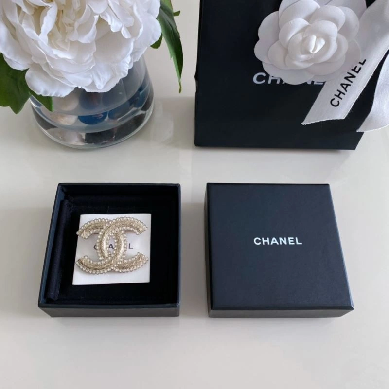 Brand-original Chanel Brooches