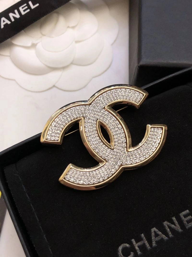 Accurate model Chanel Brooches