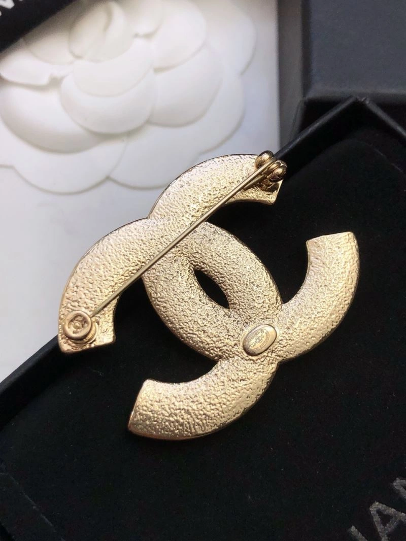 Accurate model Chanel Brooches