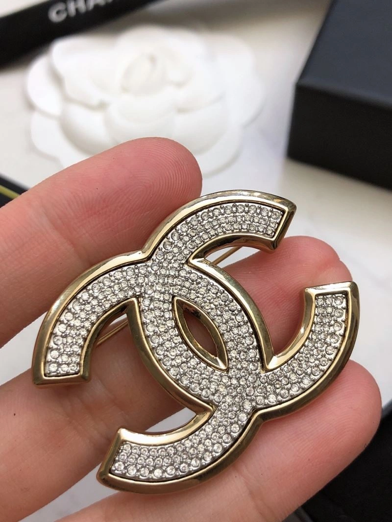 Accurate model Chanel Brooches