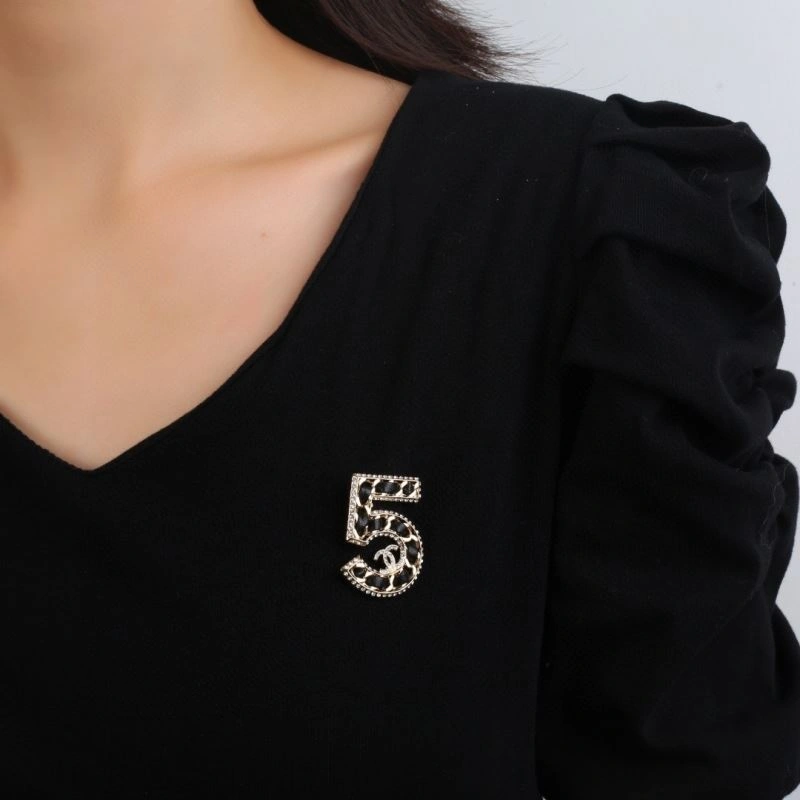 High accuracy Chanel Brooches