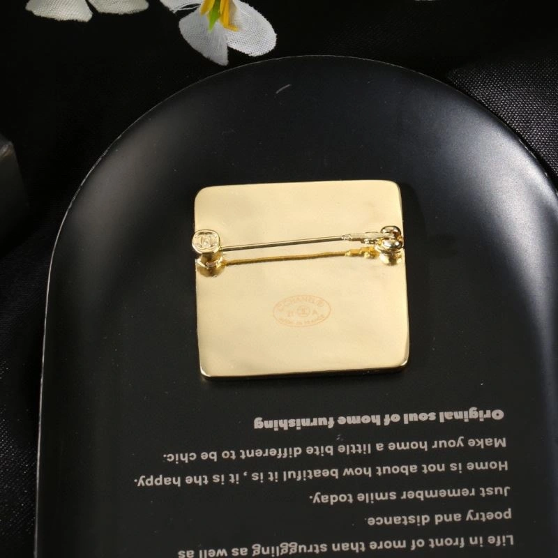 High accuracy Chanel Brooches