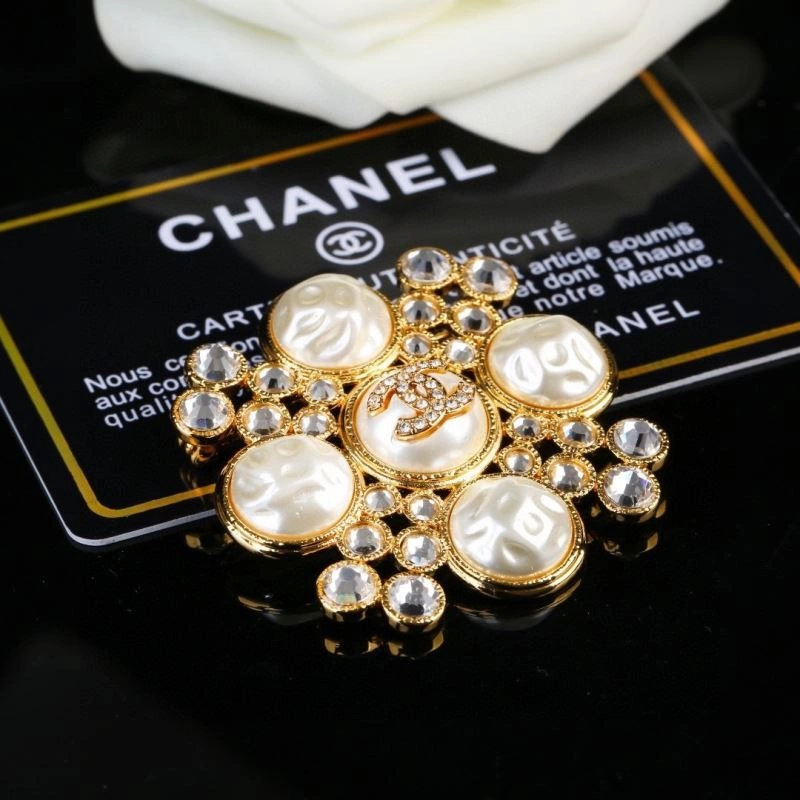 Low-cost Chanel Brooches