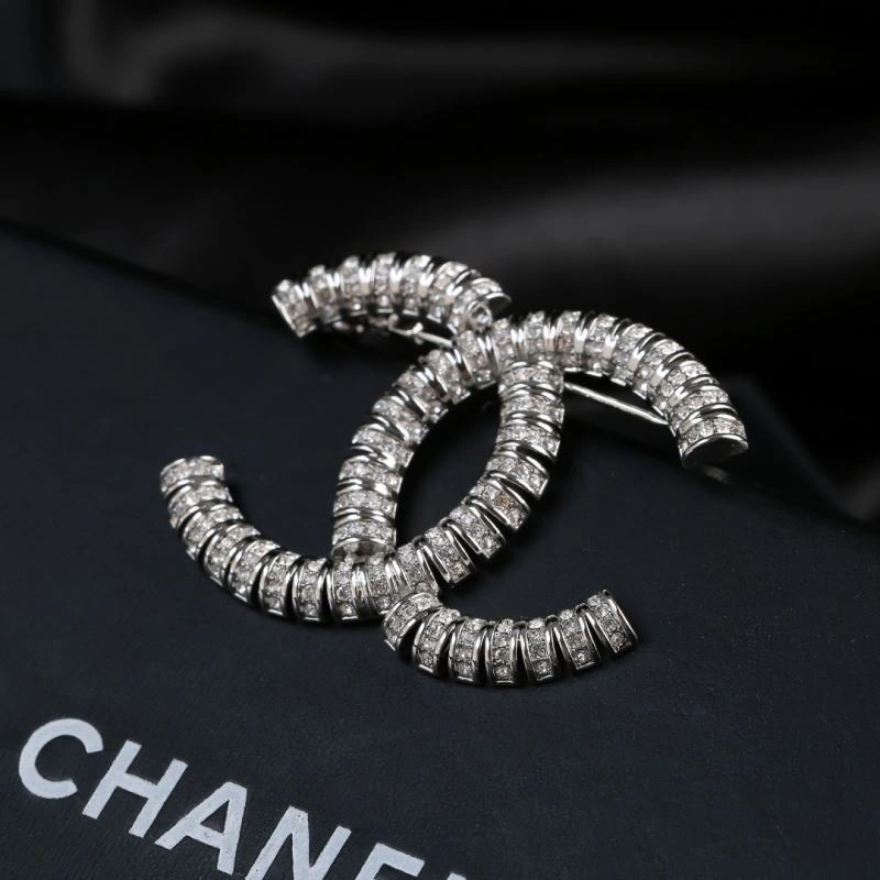 Accurate model Chanel Brooches