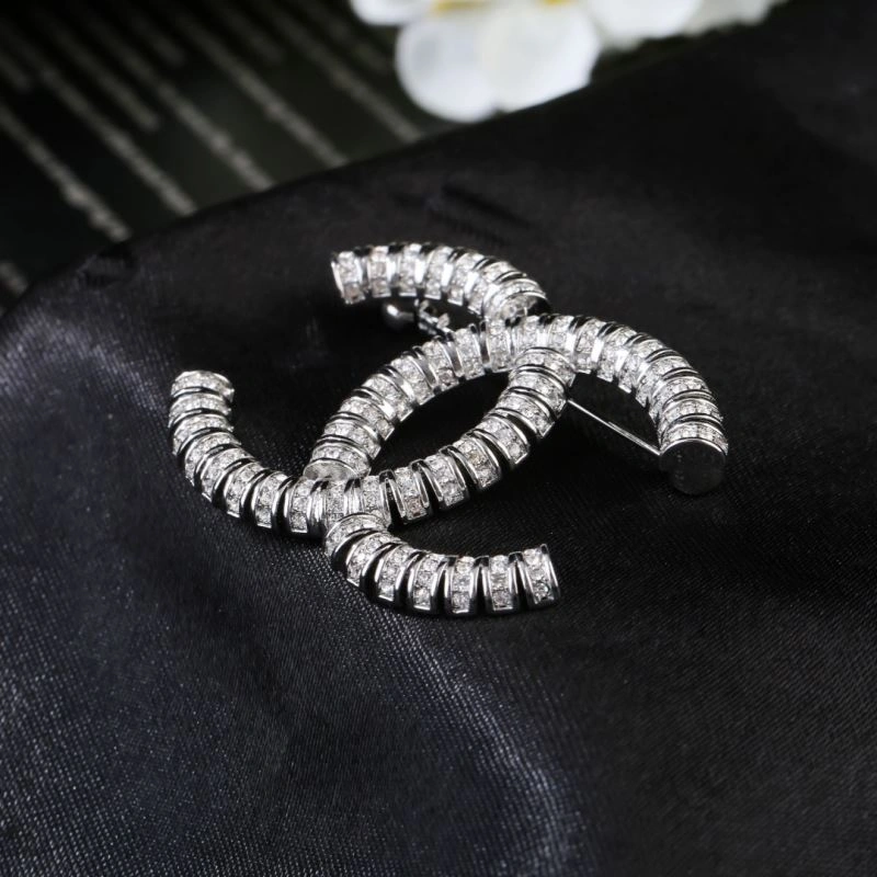 Accurate model Chanel Brooches