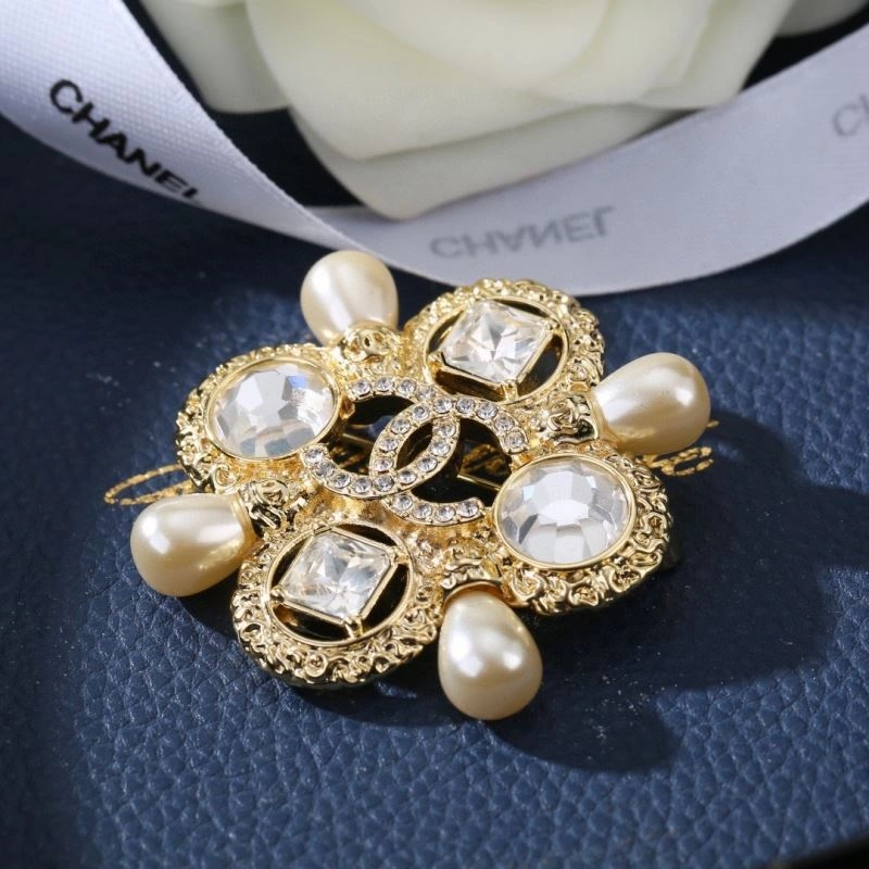 Brand-original Chanel Brooches