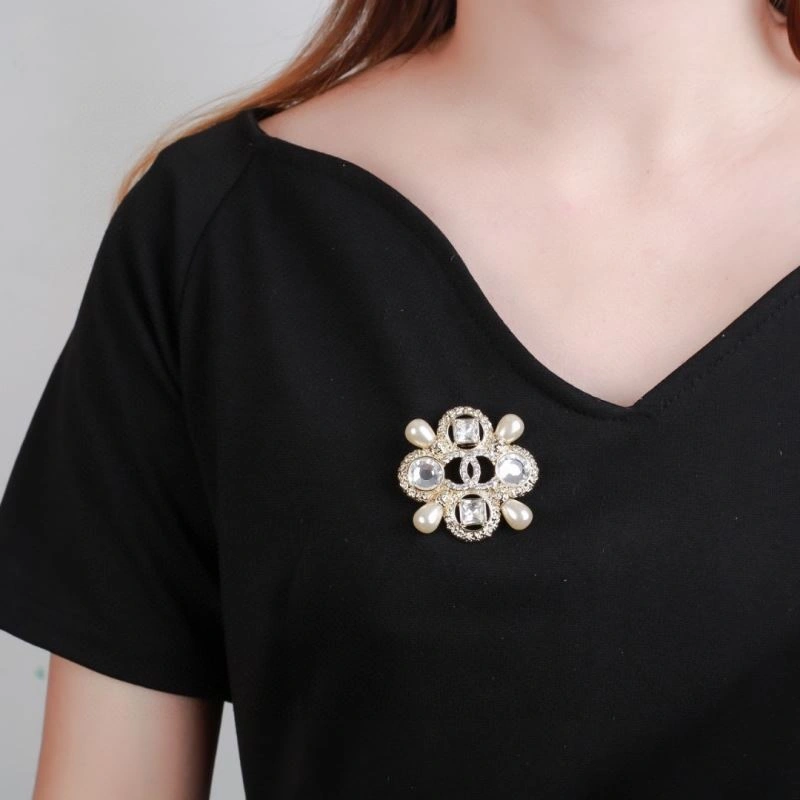 Brand-original Chanel Brooches