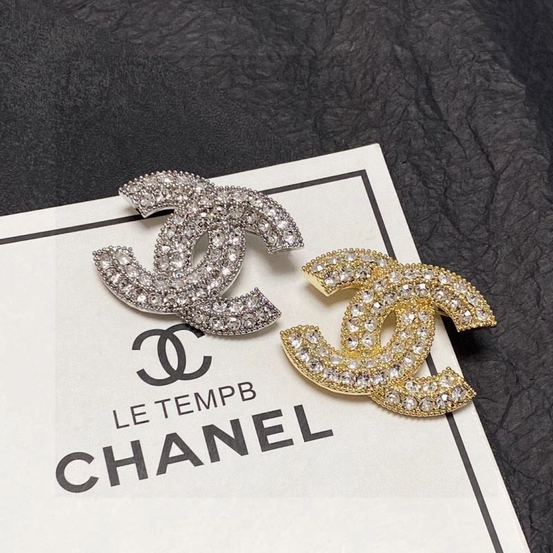 Accurate model Chanel Brooches