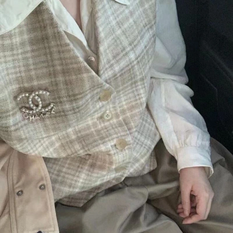 Discounted Chanel Brooches