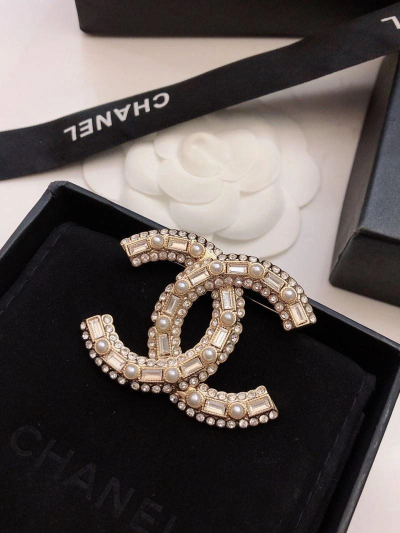 Accurate model Chanel Brooches