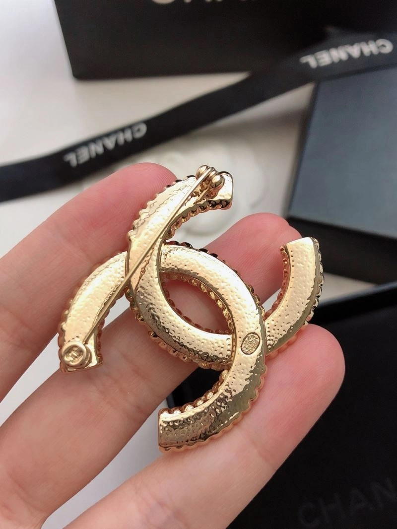 Accurate model Chanel Brooches