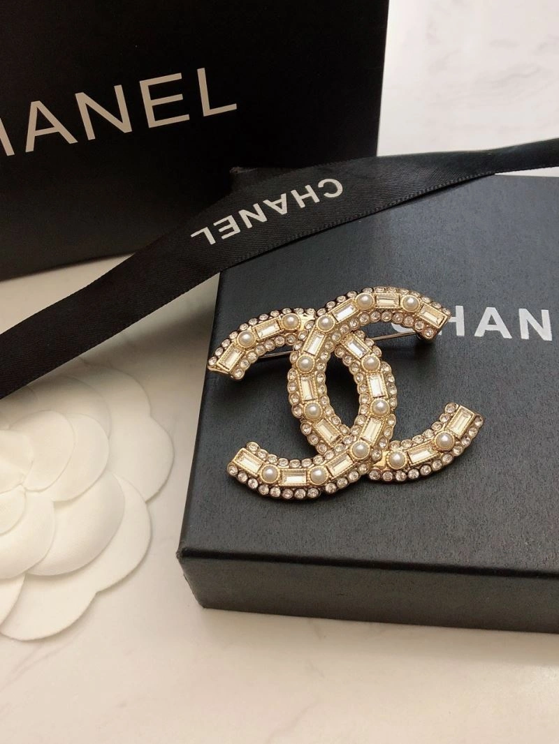 Accurate model Chanel Brooches
