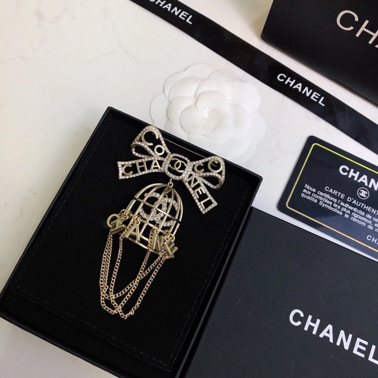 Low-cost Chanel Brooches