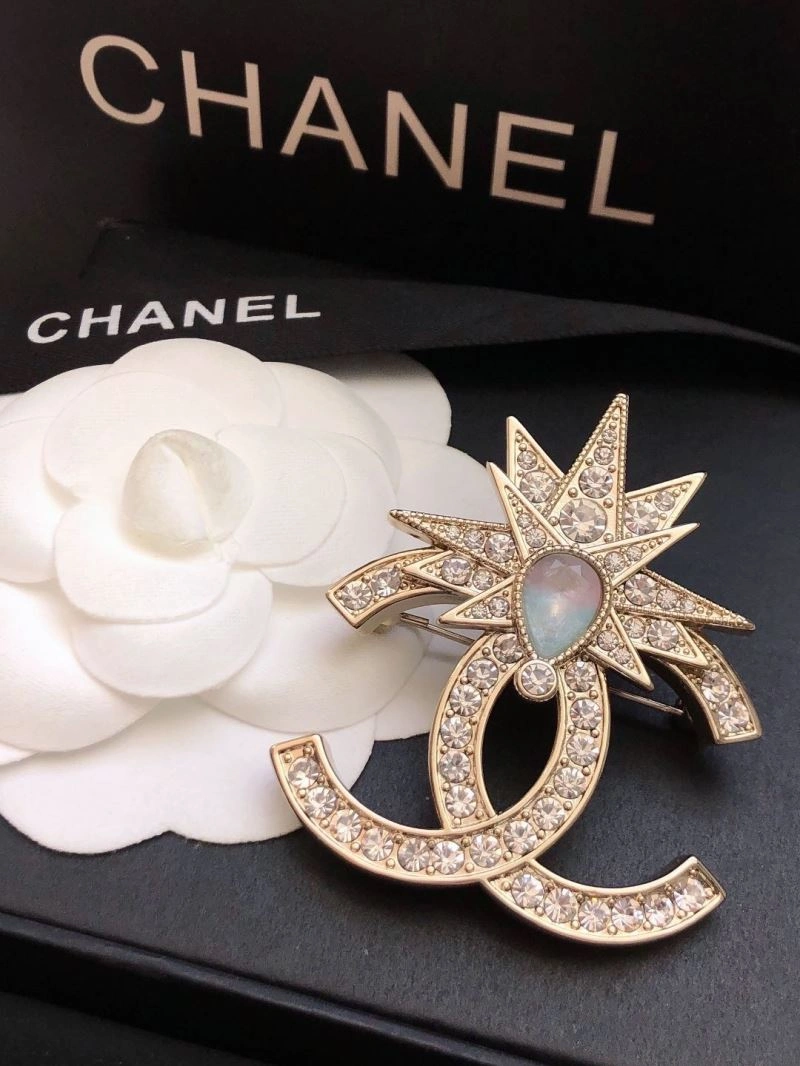 Accurate model Chanel Brooches