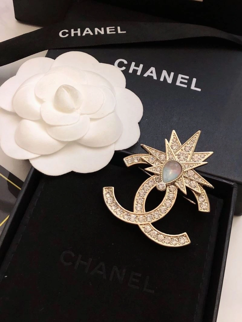 Accurate model Chanel Brooches