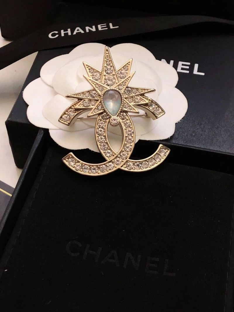 Accurate model Chanel Brooches