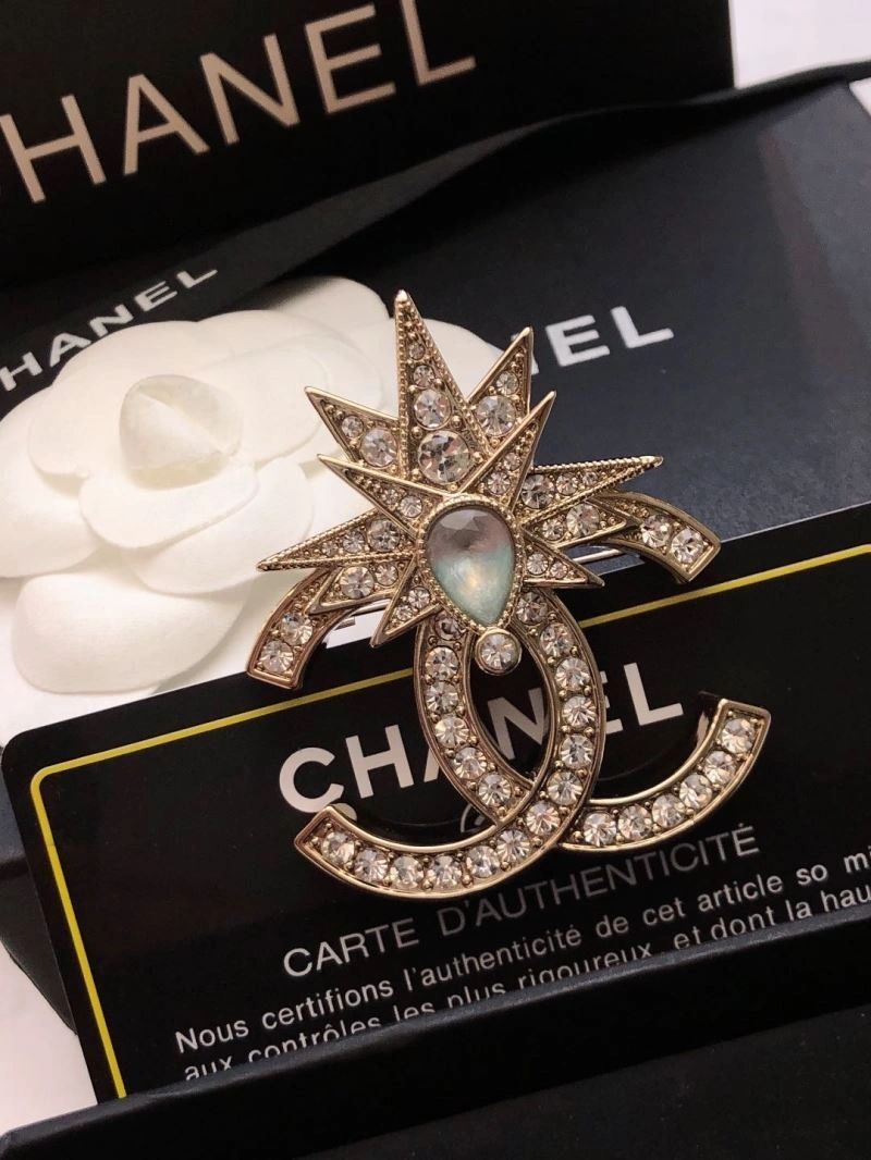 Accurate model Chanel Brooches
