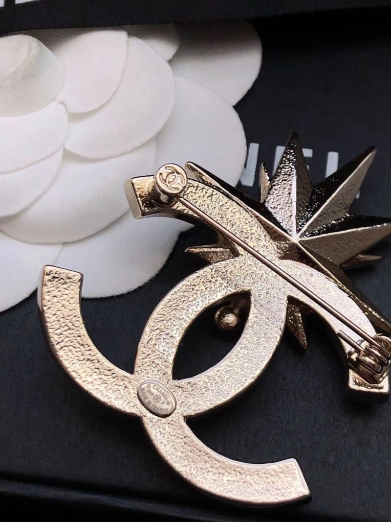 Accurate model Chanel Brooches
