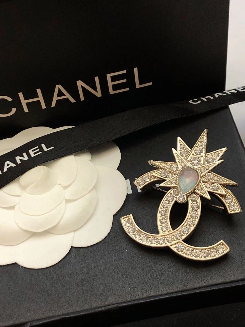 Accurate model Chanel Brooches