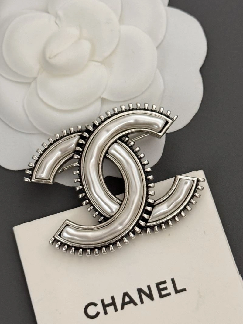 High accuracy Chanel Brooches