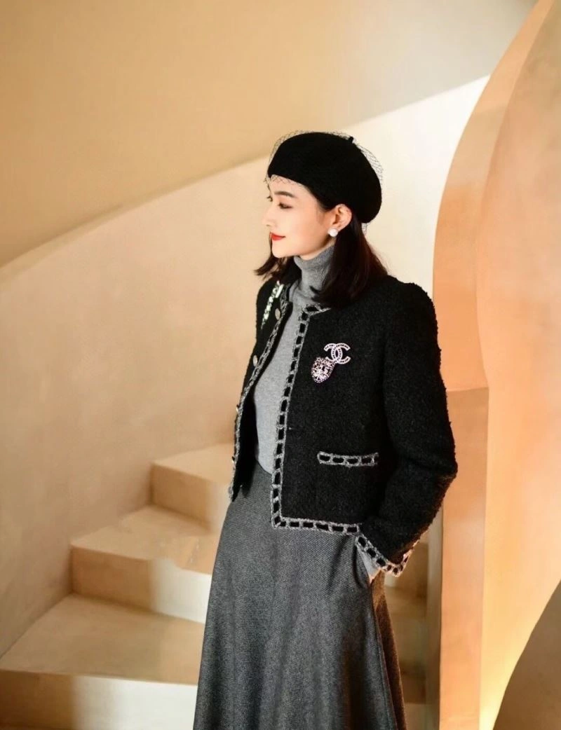 Brand-original Chanel Brooches