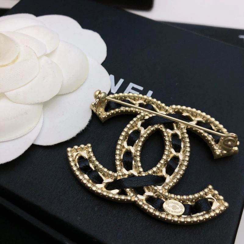 Brand-original Chanel Brooches