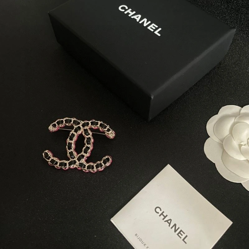 Low-cost Chanel Brooches