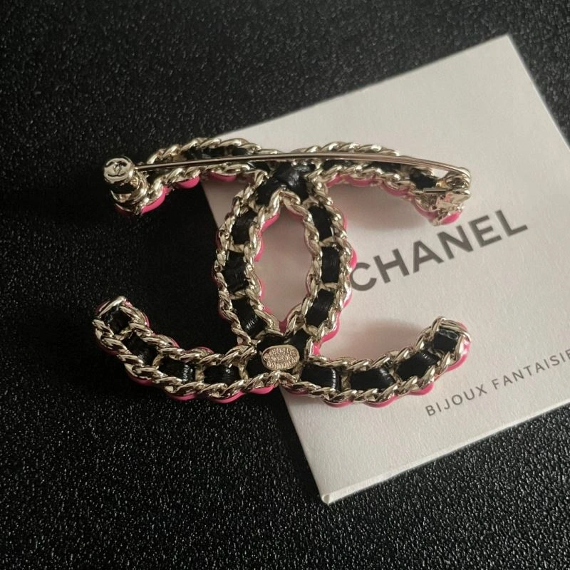 Low-cost Chanel Brooches