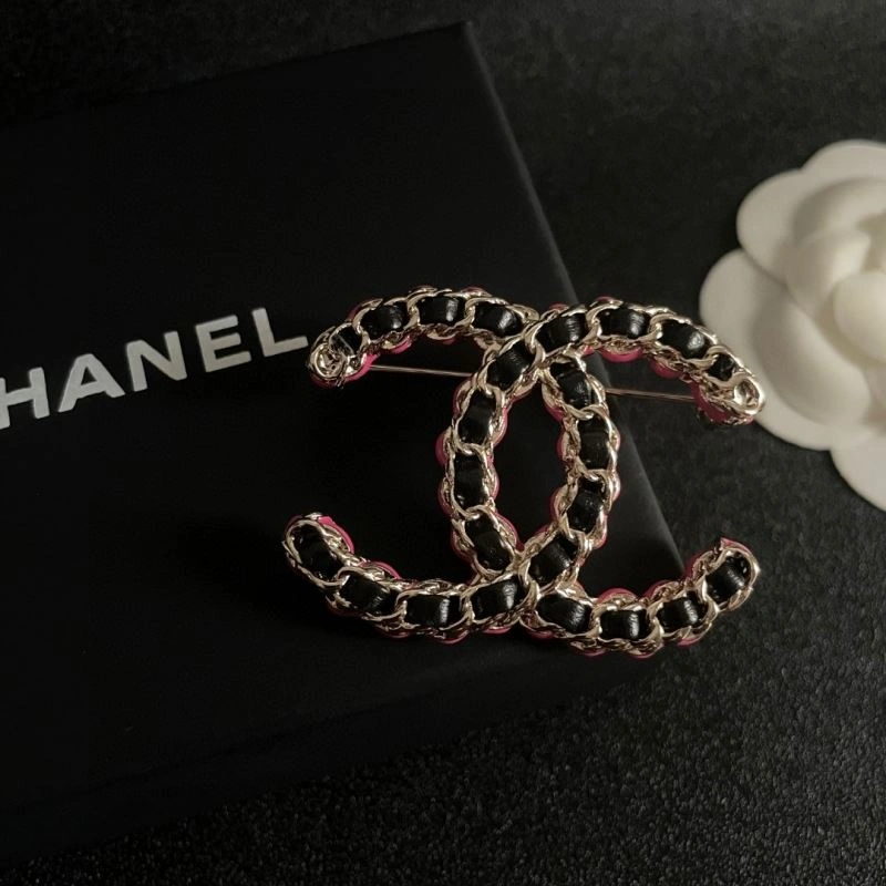 Low-cost Chanel Brooches