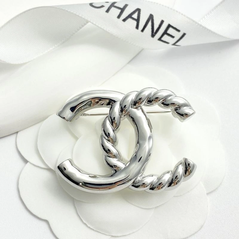 High accuracy Chanel Brooches