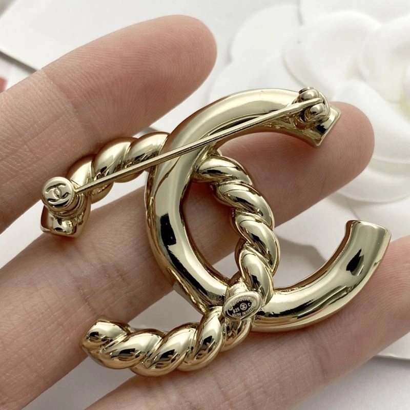 Low-cost Chanel Brooches