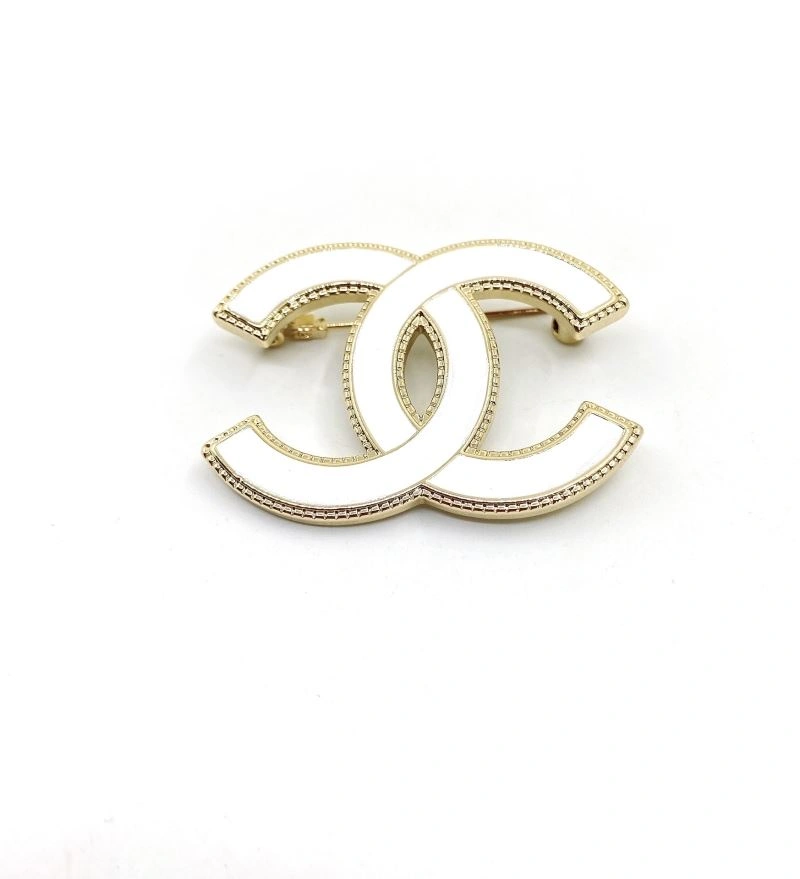 Low-cost Chanel Brooches